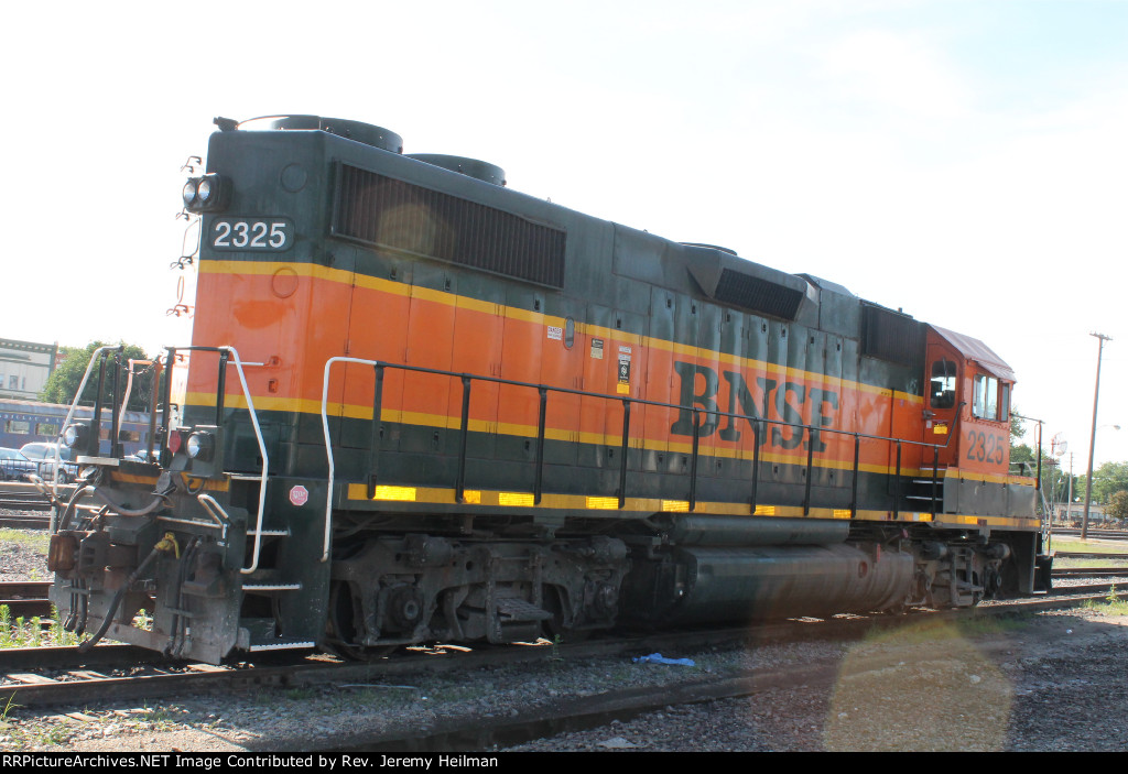 BNSF 2325 (2)